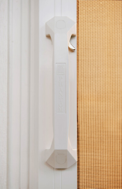 PHANTOM® SINGLE RETRACTABLE SCREEN DOOR - Screening Solutions Ohio